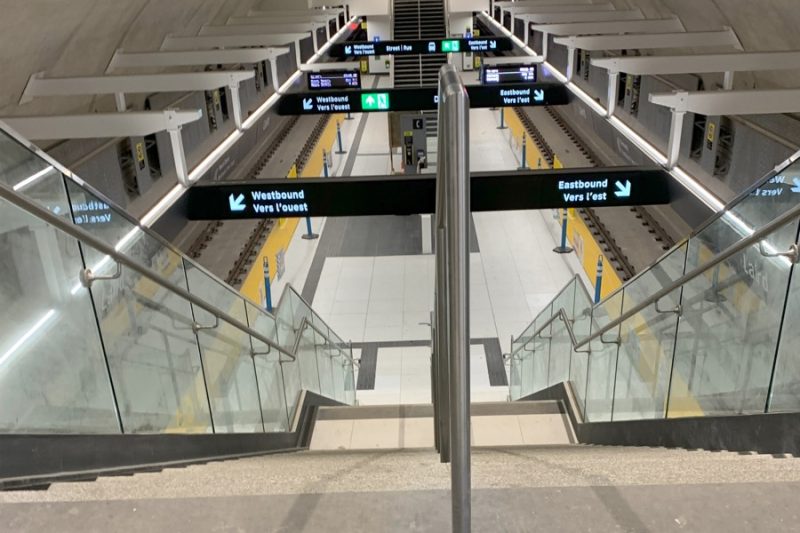 Laird Station - Crosstown LRT Line - CYMI. Control y montajes industriales
